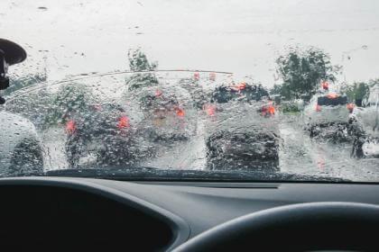 10 tips for safe driving in storms | AANT